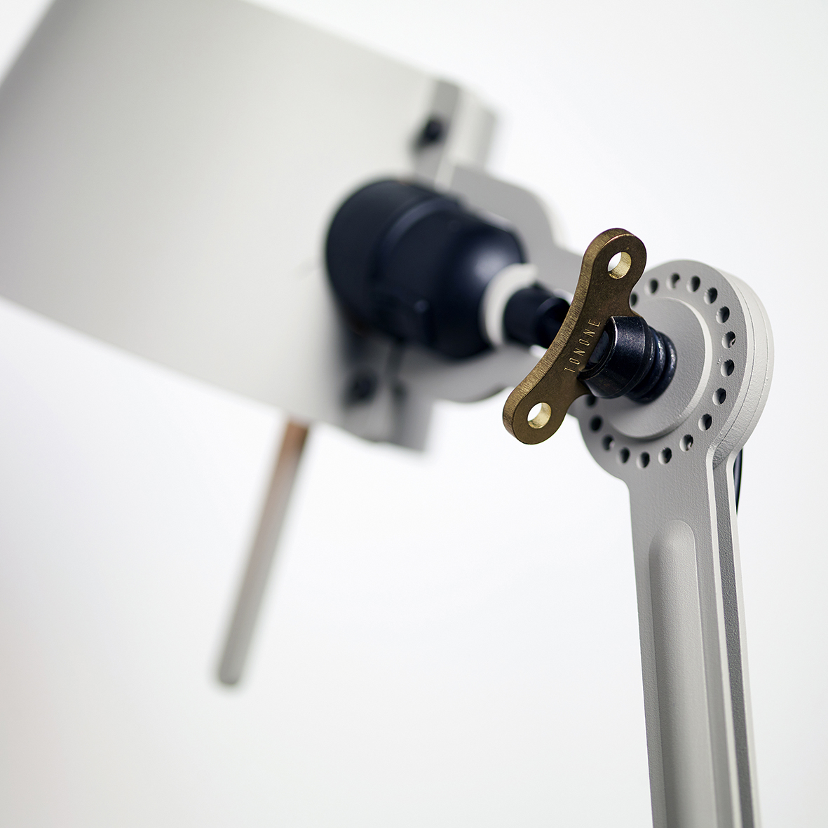 BOLT DESK 2ARM CLAMP | striking orange | 1014