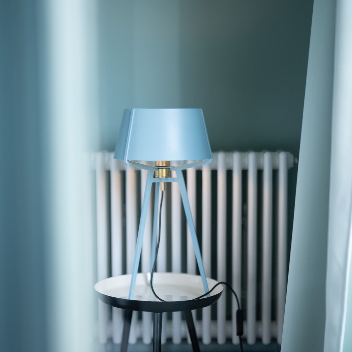 bella table | ice blue | brass | 1663